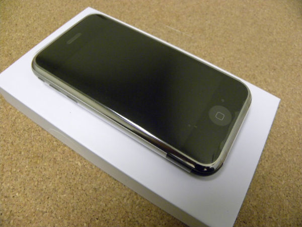 Apple iPhone Images [HD]: Photo Gallery of Apple iPhone - Gizbot