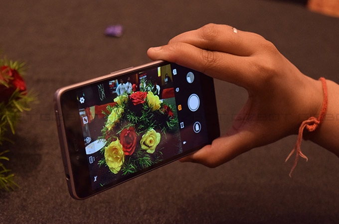 Smartron srtPhone First Look Images [HD]: Photo Gallery of Smartron ...