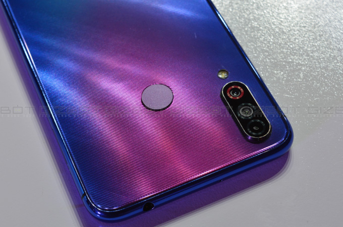 LG W30 Review Images [HD]: Photo Gallery of LG W30 Review - Gizbot