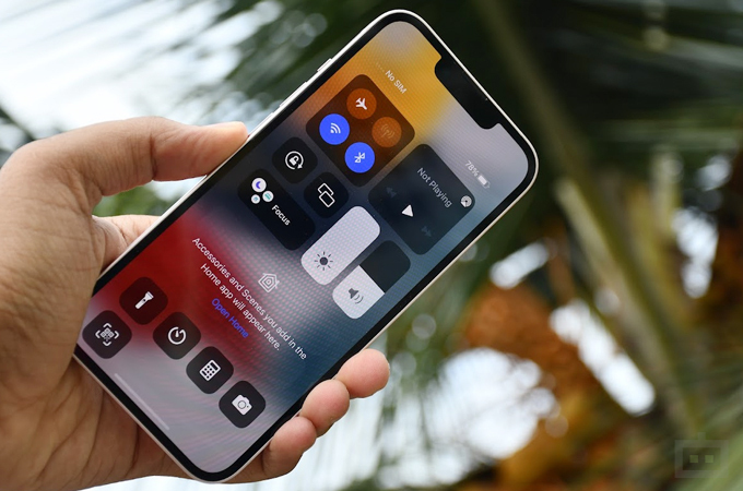 Apple iPhone 13 Review Images [HD]: Photo Gallery of Apple iPhone 13 ...