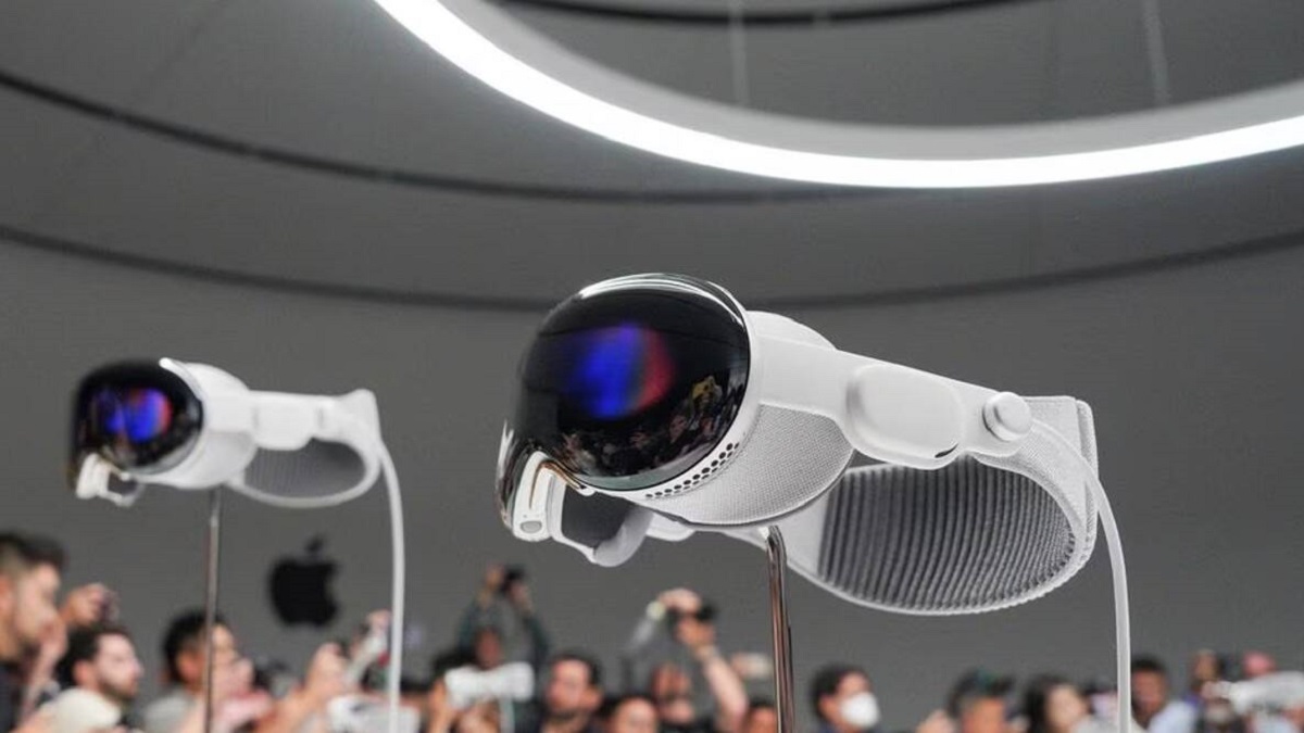 Affordable Apple Vision Pro Variant Being Developed; Release Planned In ...
