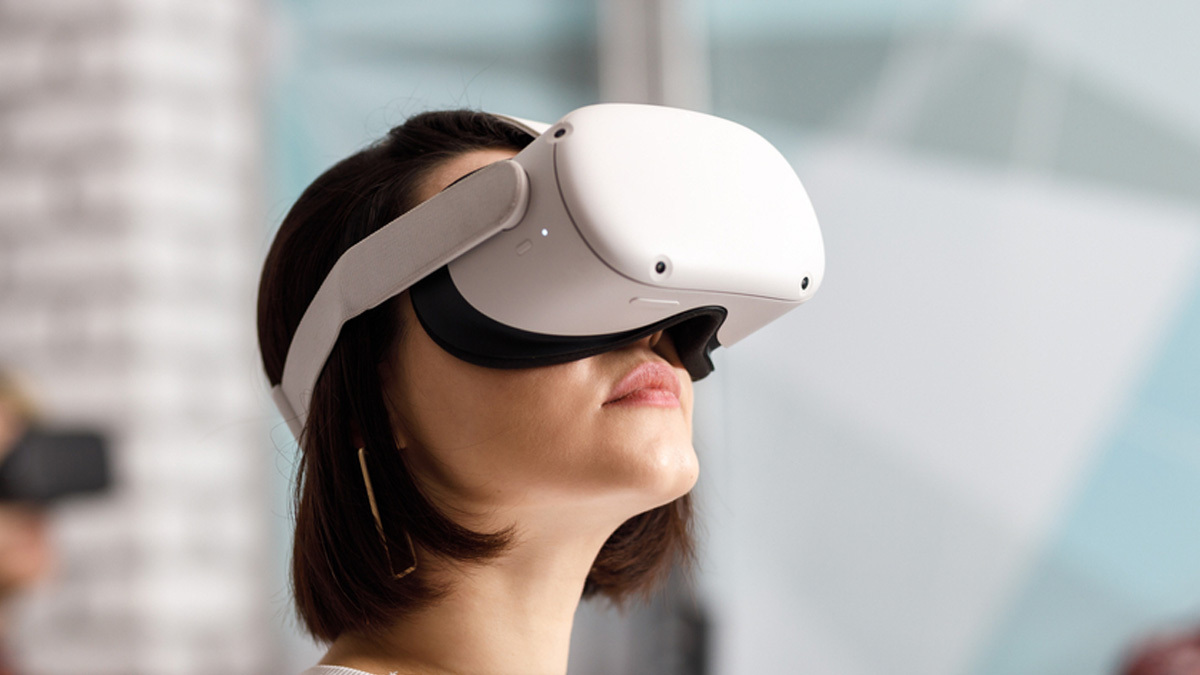 Apple's New Patent Hints at iPhone VR Headset Development - Gizbot News