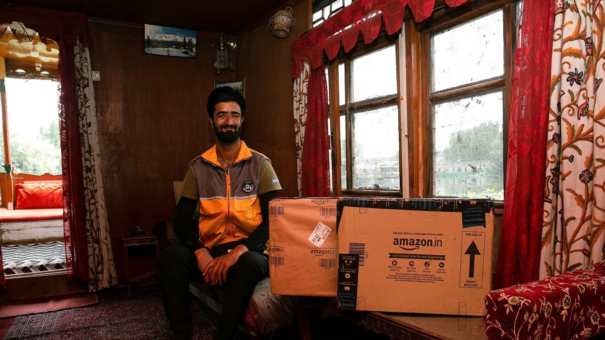 Amazon India “I Have Space” Gets First-Ever Mobile, Floating Store To ...